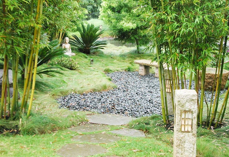 Kula Garden Bench | Hunton Conrad & Associates